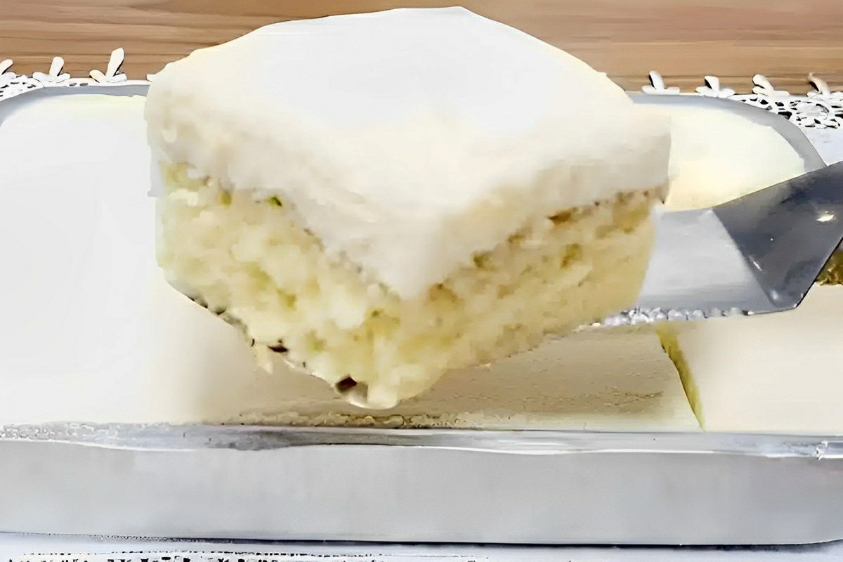 Bolo moça gelada um bolo bem cremoso e molhadinho para sua festinha ou ...